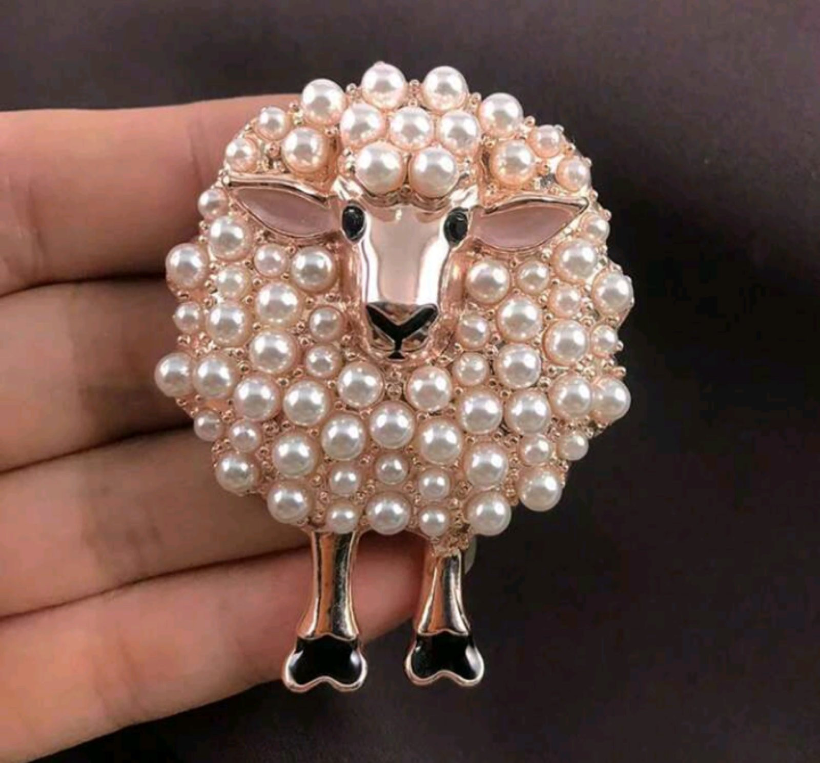 Дамска брошка Овца Me03400